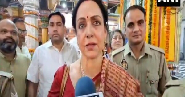 Uttar Pradesh: BJP MP Hema Malini offers prayers at Dwarkadhish Temple in Mathura on Ram Navami