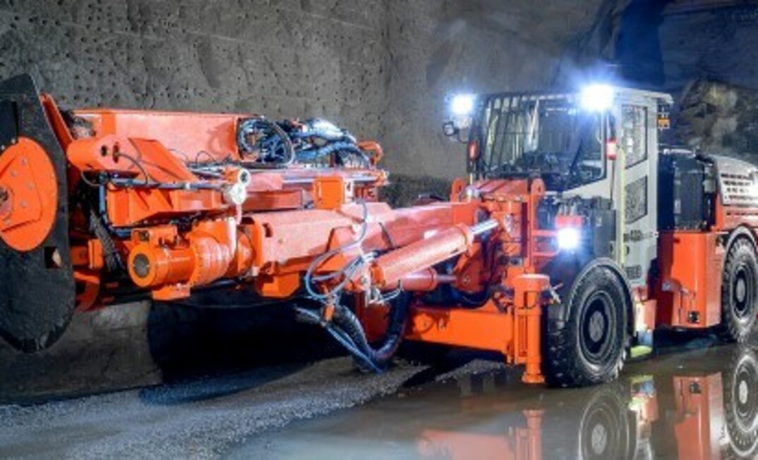 Sandvik DL432i top hammer longhole drill