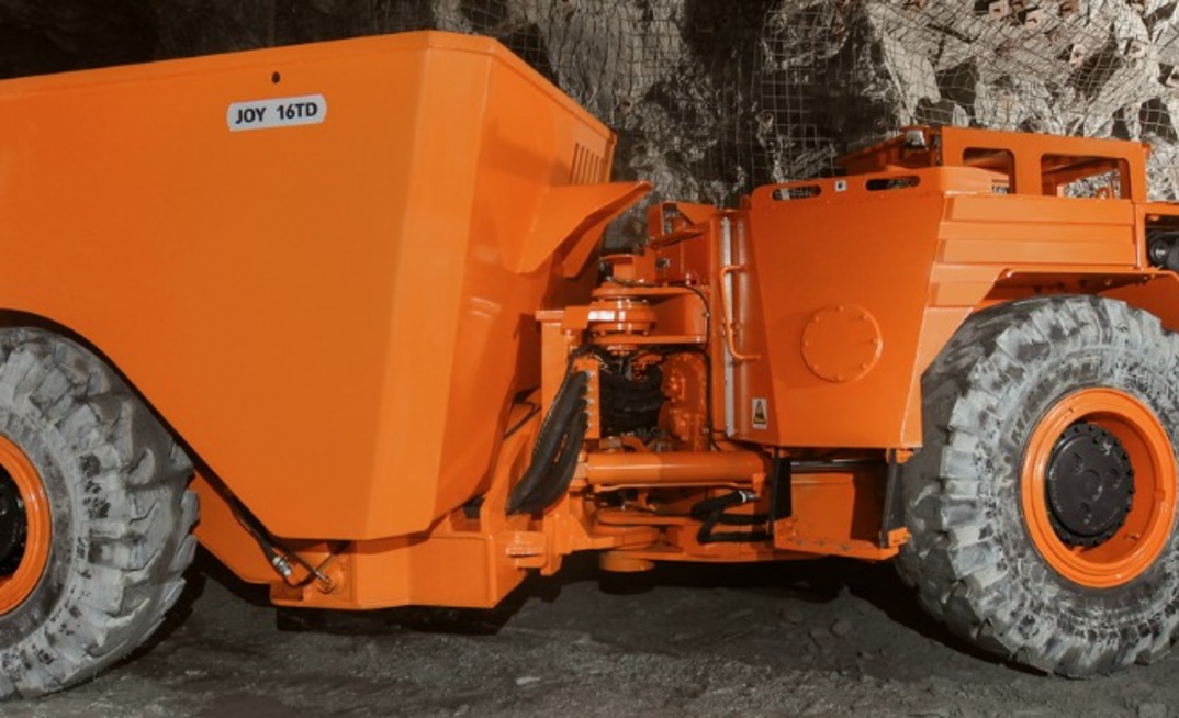 Joy stockholders back Komatsu deal