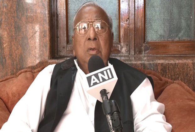 V Hanumanth Rao hits back at Kishan Reddy for "anti-national" jibe at ...