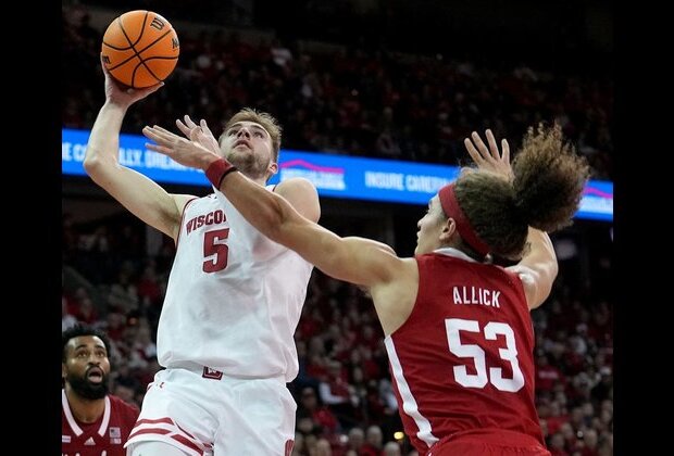 No. 15 Wisconsin puts perfect Big Ten mark on line vs. Ohio State