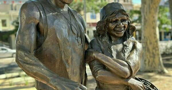 A new public statue of Archie Roach and Ruby Hunter shows a bright ...