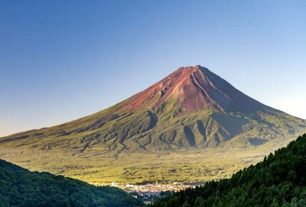 Mount Fuji still without iconic snowcap for first time in 130 years