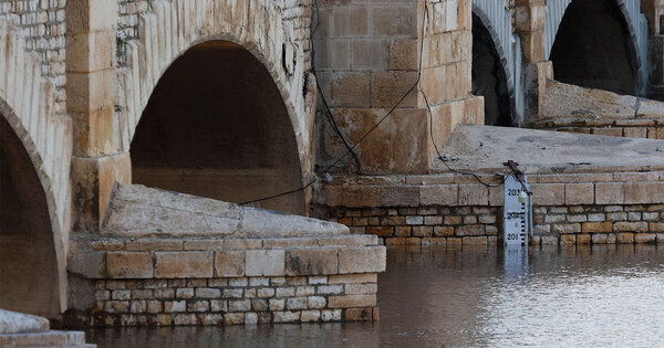 'Economic massacre': Severe water crisis in Sukkur Barrage threatens ...