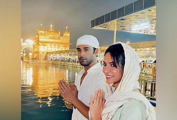Pulkit Samrat visits Golden temple with girlfriend Kriti Kharbanda to ...