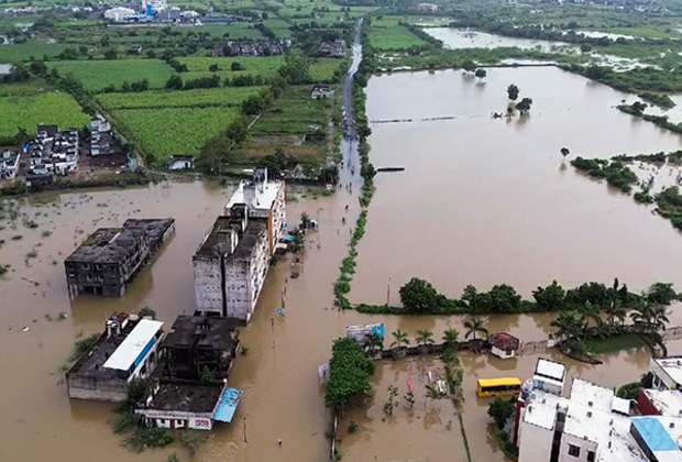 Gujarat: Several areas in Surat flooded after incessant rainfall, no life lost