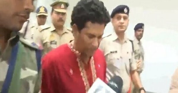 New cricket stadium: Sachin Tendulkar arrives in Varanasi, offers ...