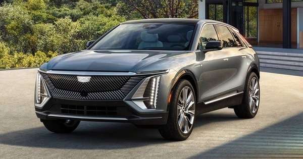 2025 Lyriq electric SUV modernizes Cadillac legacy