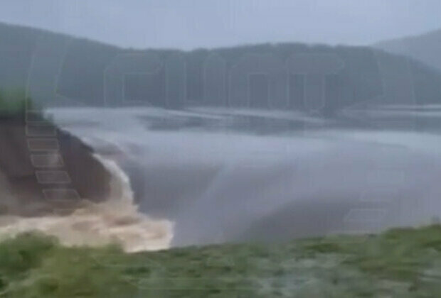 WATCH dam collapse in Russia's southern Urals