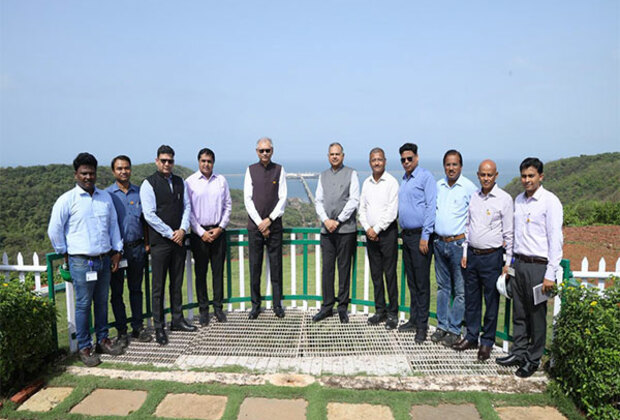 GAIL successfully berths first LNG vessel at Dabhol terminal after ...