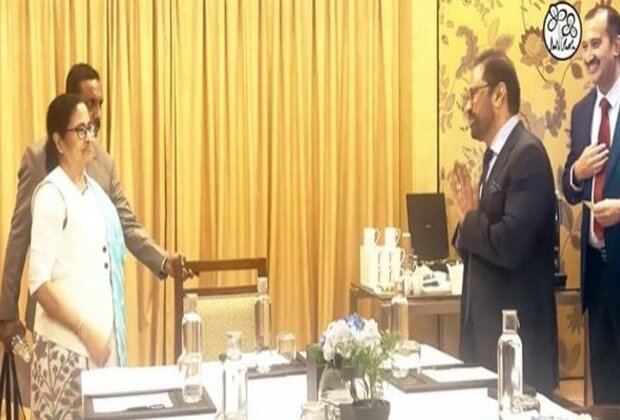 Mamata Banerjee meets Lulu Group Executive Director Ashraf Ali in Dubai