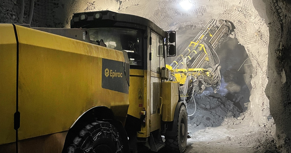 Epiroc USA's first Boltec M10 Battery rig begins operating