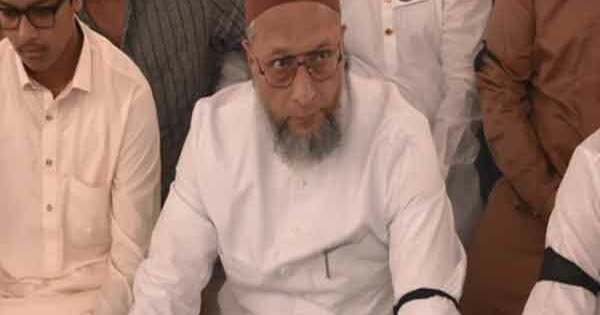 Lok Sabha MP Assadudin Owaisi joins black arm-band protests against ...