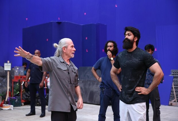 Yash collaborates with Hollywood stunt director Guy Norris for Nitesh ...