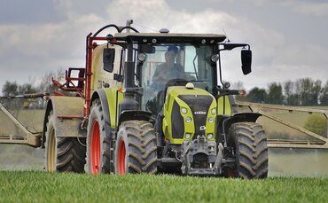 User review: Leicestershire operator compares Claas and Case IH CVT ...