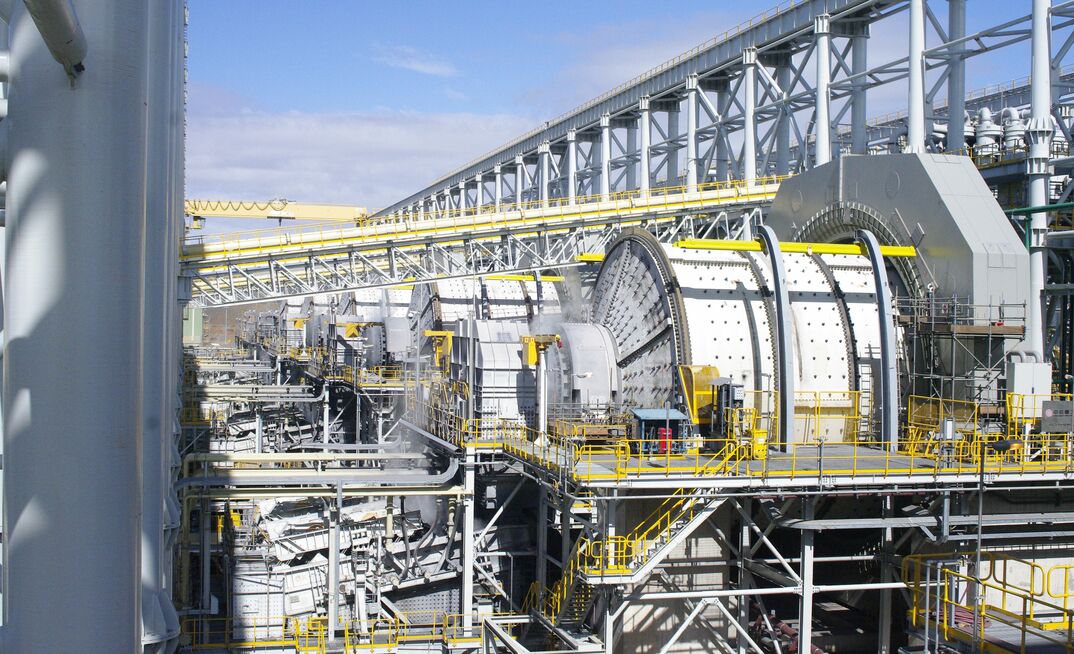 Worker dies at Sino Iron