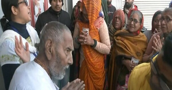 Yoga guru Swami Sivananda passes at 128, CM Yogi pays tribute