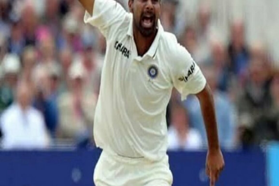 Former India bowler Praveen Kumar, his son survive car crash: Report