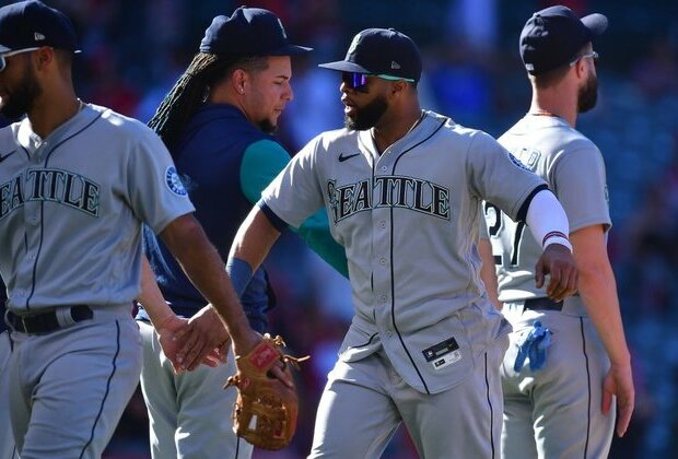 Mariners attempt to raise wild-card stock against A's