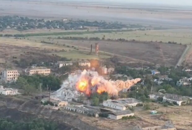 Russian forces hit Ukrainian command post with powerful airstrike