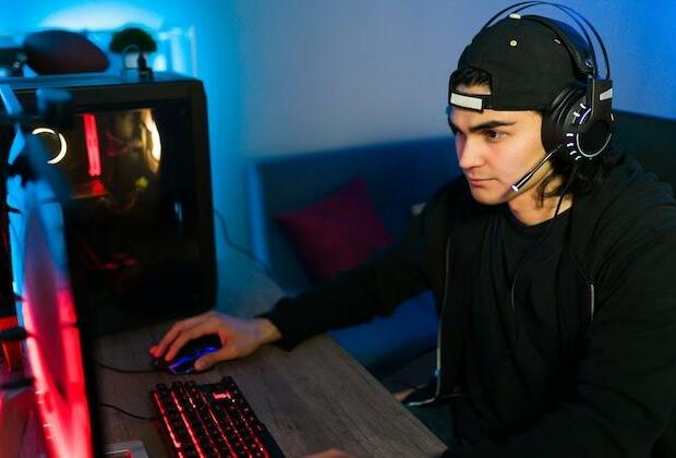 Enjoying Cross Platform Gaming on PC and Mobile