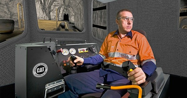 Freeport operators get a lesson in Cat Command