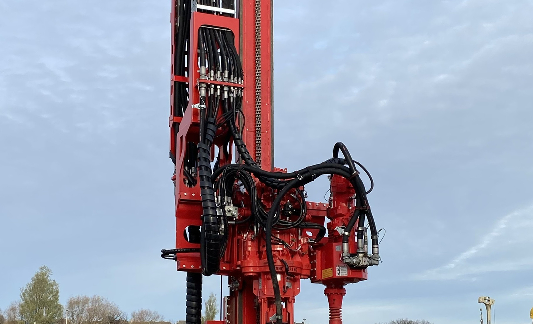Dual system delivers both sonic and rotary drilling technology
