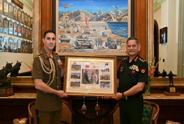 Australian Army Chief Lt Gen Simon Stuart calls on COAS Gen Upendra ...