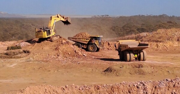 Horizon mines first ore at Boorara, gold due next month