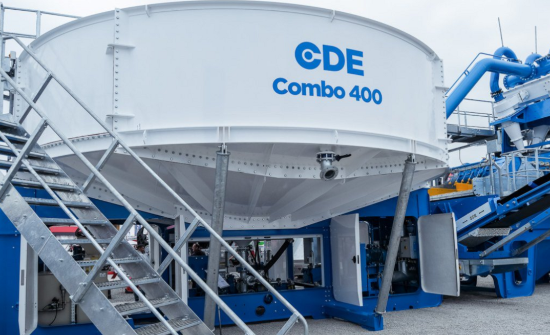 CDE combines wet processing steps in one system