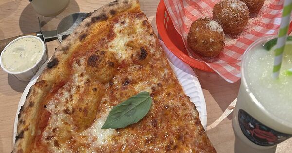 I live by one of world's best pizza spots - 1 thing is unbeatable