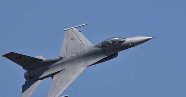 F-16s chase rogue jet over Washington