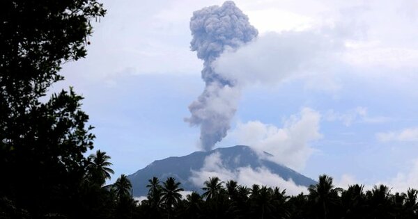 INDONESIA-NORTH MALUKU-MOUNT IBU-ERUPTION