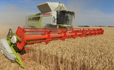 Review: Under the skin of Claas' largest Lexion combine | Farm News ...