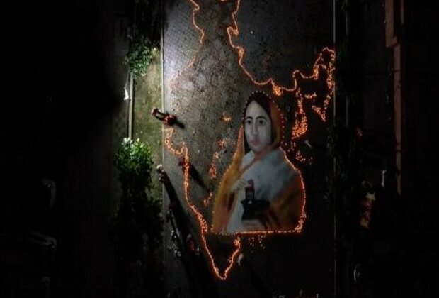 Madhya Pradesh: India's map made with 51,000 diyas, portrait of Goddess ...