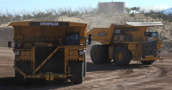 Caterpillar offers autonomy for Komatsu trucks