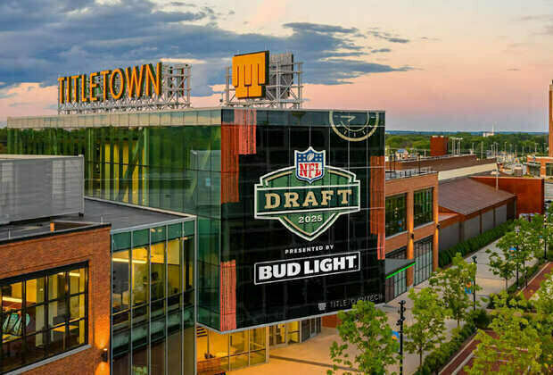 17 Prospects to Attend 2025 NFL Draft Presented By Bud Light
