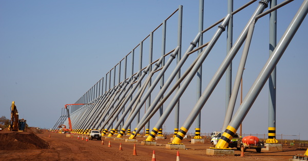 Hedland locals steel for BHP port wind fence