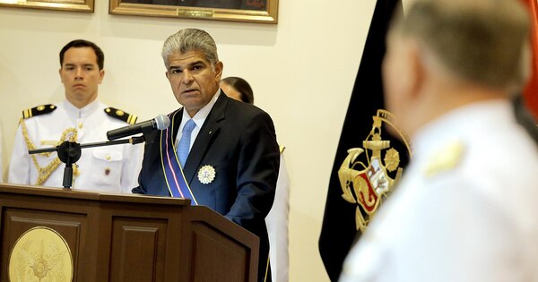 Panama government costing country