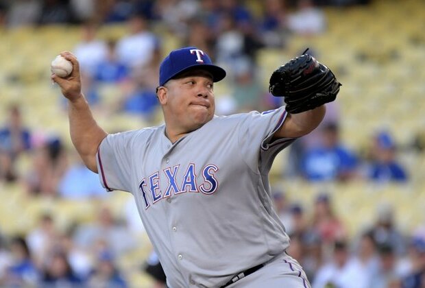 Rangers, Royals meet in series between last-place teams