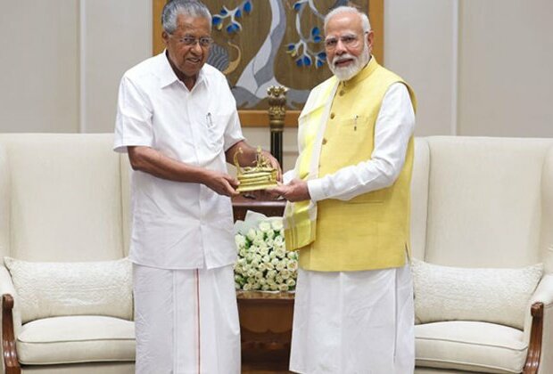 Kerala CM Pinarayi Vijayan meets PM Modi in Delhi, discusses Wayanad ...