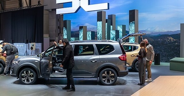 Dacia unveils €15,000 mini EV to rival China's low-cost cars