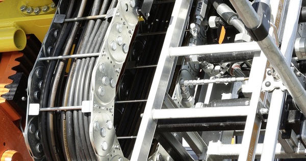 Kabelschlepp Metool's solid steel cable carriers for HDD rigs