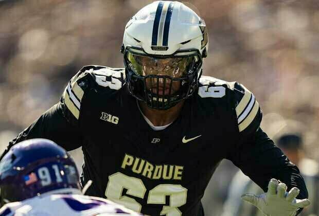 How Marcus Mbow fits: Bringing positional versatility to the O-line