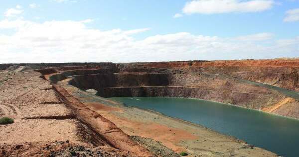 Gold pays Blackham's way