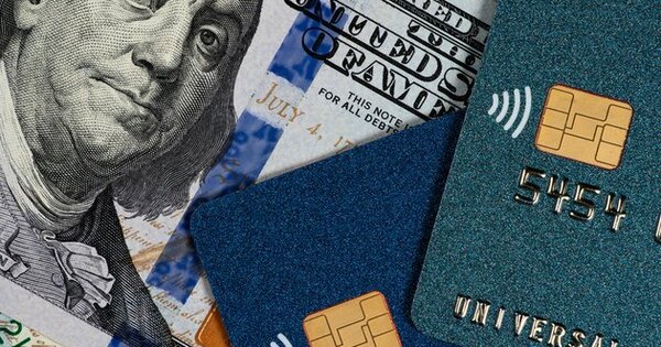 US credit card debt hits historic high data