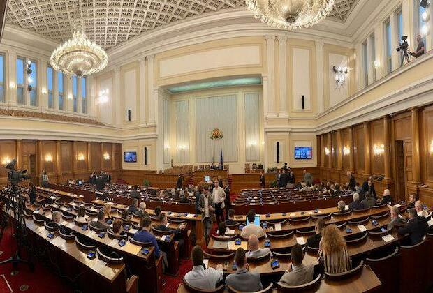 Bulgarian MPs to Decide Government's Fate in Crucial Vote