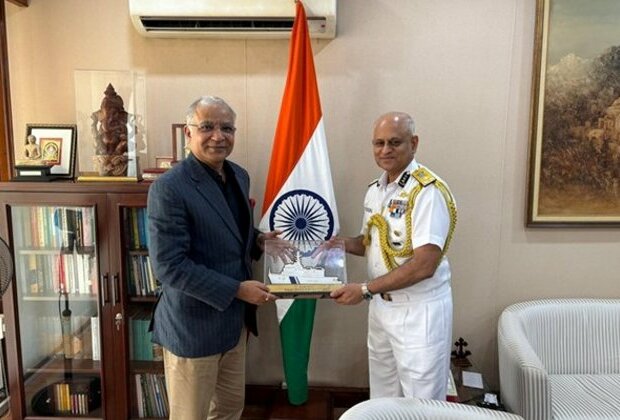 Coast Guard Chief S Paramesh calls on India's High Commissioner to Sri ...