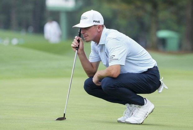 Amateur Sam Bennett hits clubhouse in second place after 36 holes