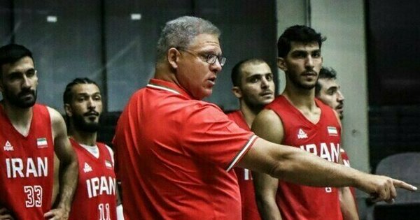 Basketball Coach Manolopoulos Back to Iran